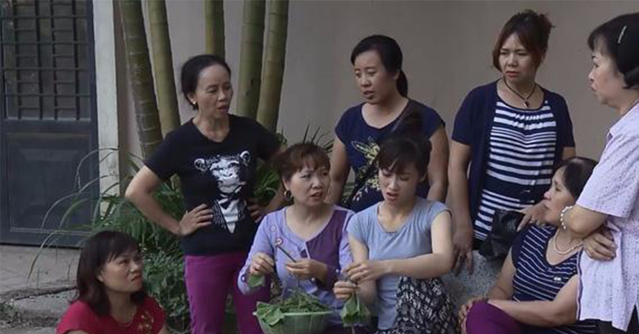 Đem chuyện nhà người khác bàn tán chỗ đông người có thể bị xử phạt