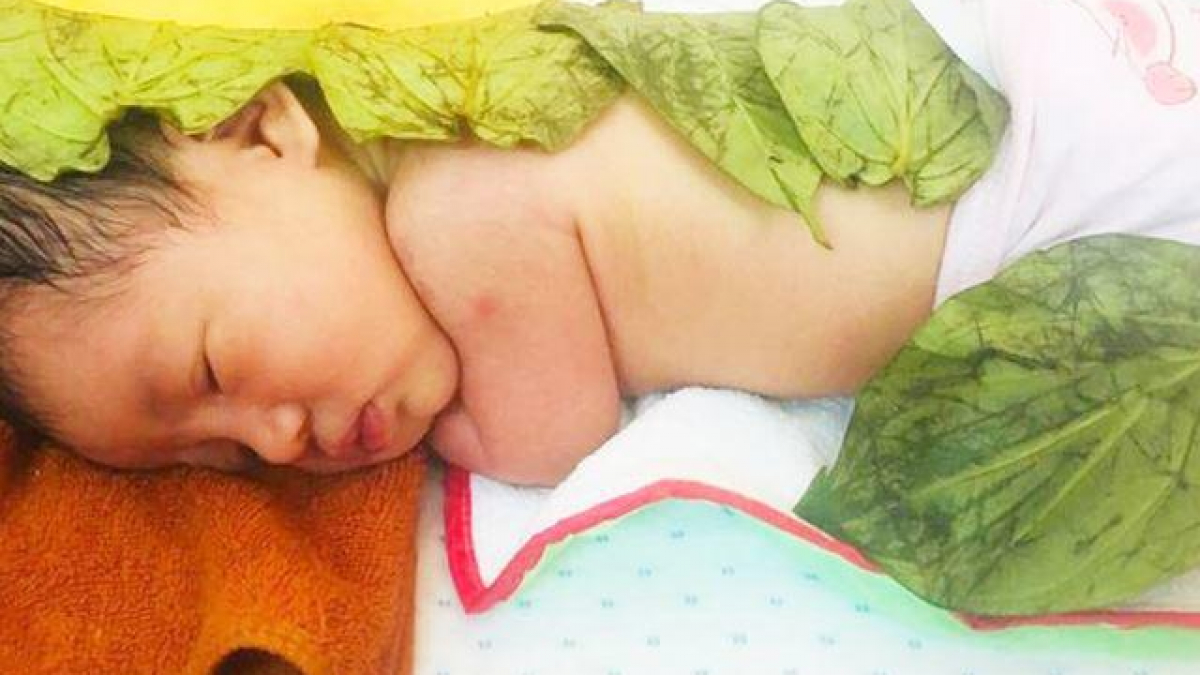 Dấu hiệu trẻ bị 𝚖𝚊 𝚝𝚛ê𝚞 và mẹo chữa trẻ khóc đêm 𝚝â𝚖 𝚕𝚒𝚗𝚑 hiệu quả nhất