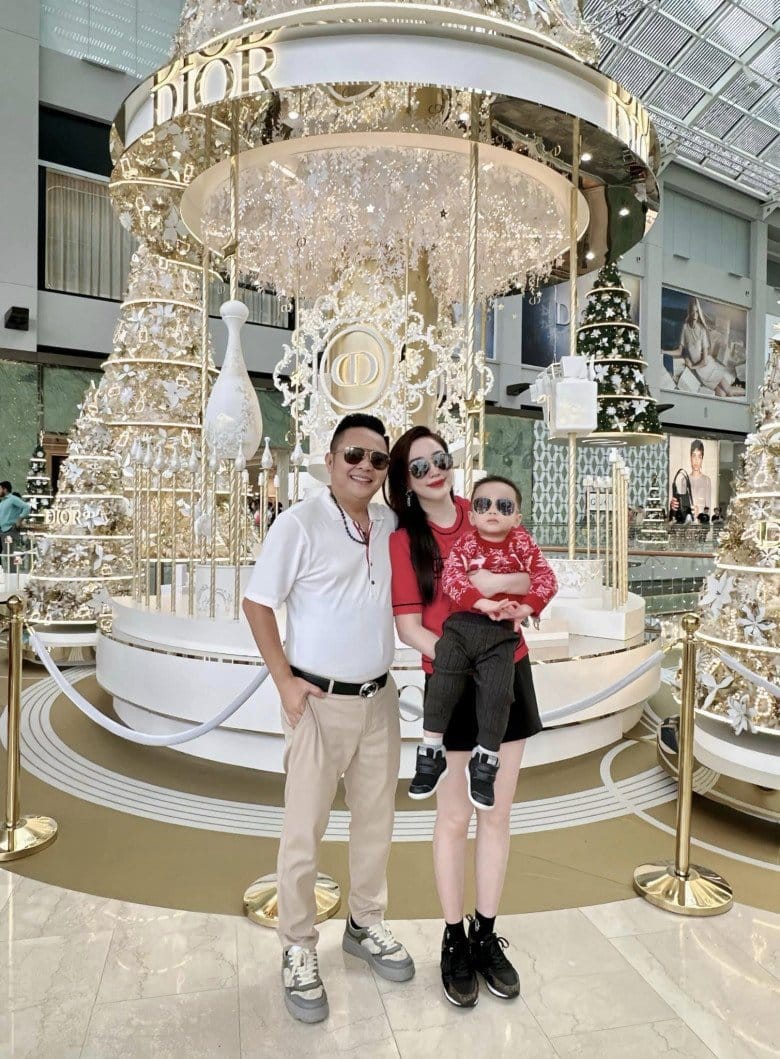 Con trai Bảo Thy 3 tuổi hỏi bố một câu giới tính tế nhị khiến mẹ đang ...