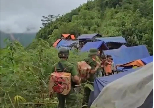 Lào Cai tìm thấy hơn 70 người chạy lên đồi tránh lũ và sạt lở đất